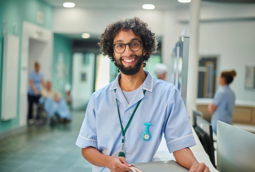 How gaining advanced nursing qualifications can boost nursing career ...